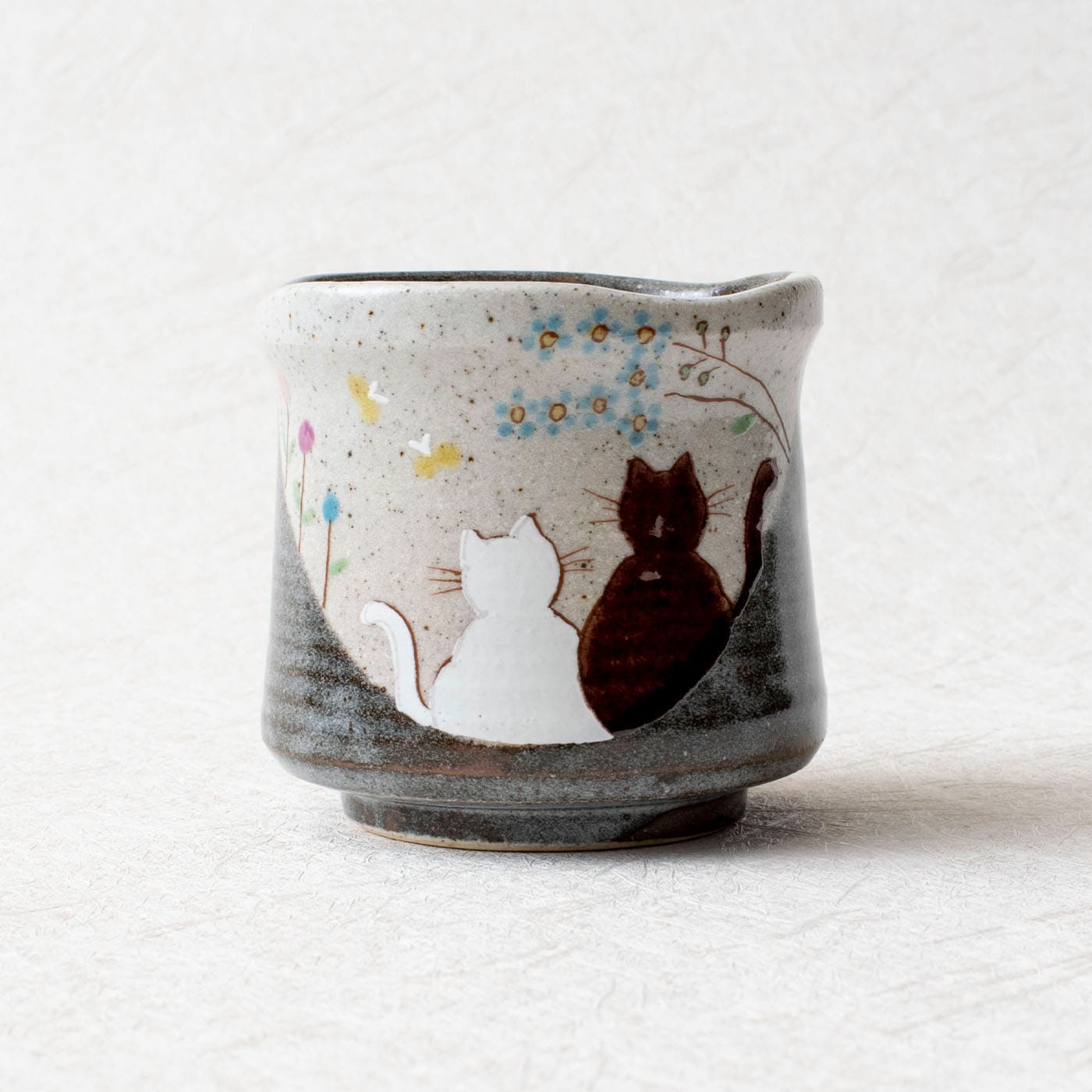 Kutani Ware Pair Yunomi (Japanese tea cup) with Cat in Sunny Spot ...