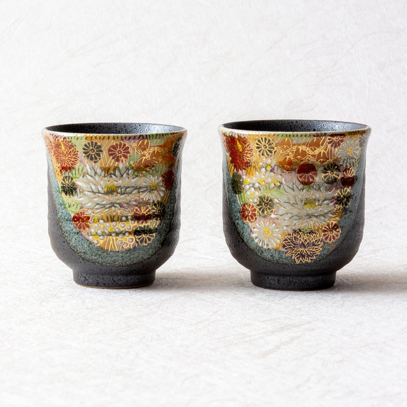 Kutani Ware Pair Yunomi (Japanese tea cup) with Kin Hanazume – Japanese ...